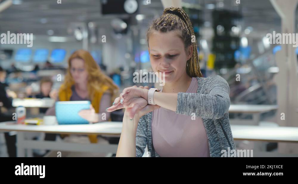 Checking inbox Stock Videos & Footage - HD and 4K Video Clips - Alamy