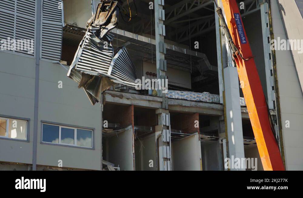 Demolition cutter Stock Videos & Footage - HD and 4K Video Clips - Alamy