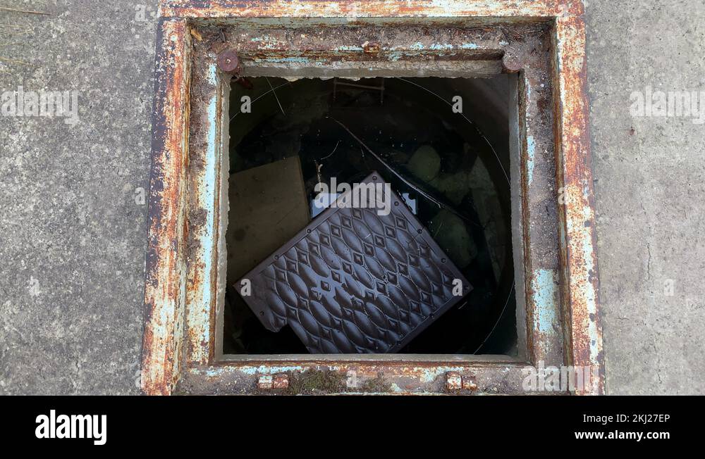 Open manhole Stock Videos & Footage - HD and 4K Video Clips - Alamy