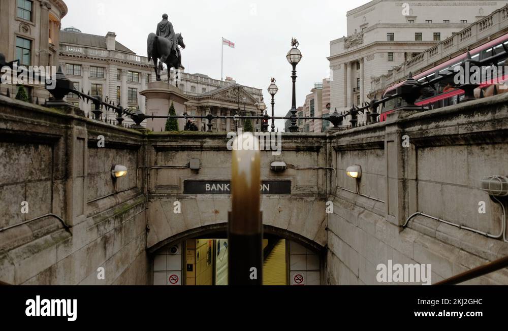 Bank station london commuter Stock Videos & Footage - HD and 4K Video ...