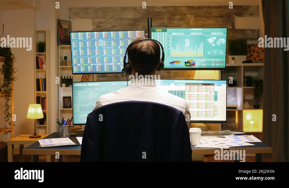 Insurance investor Stock Videos & Footage - HD and 4K Video Clips - Alamy