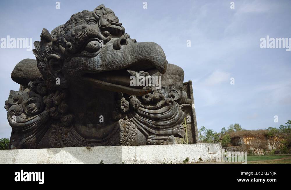 Bali garuda statue Stock Videos & Footage - HD and 4K Video Clips - Alamy