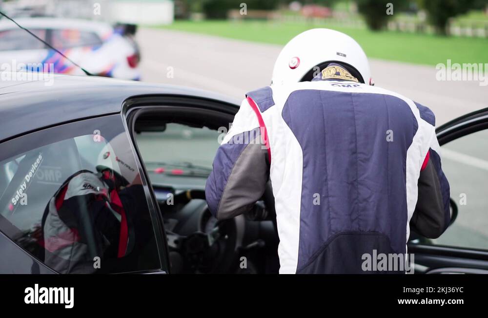 Racing race pits Stock Videos & Footage - HD and 4K Video Clips - Alamy