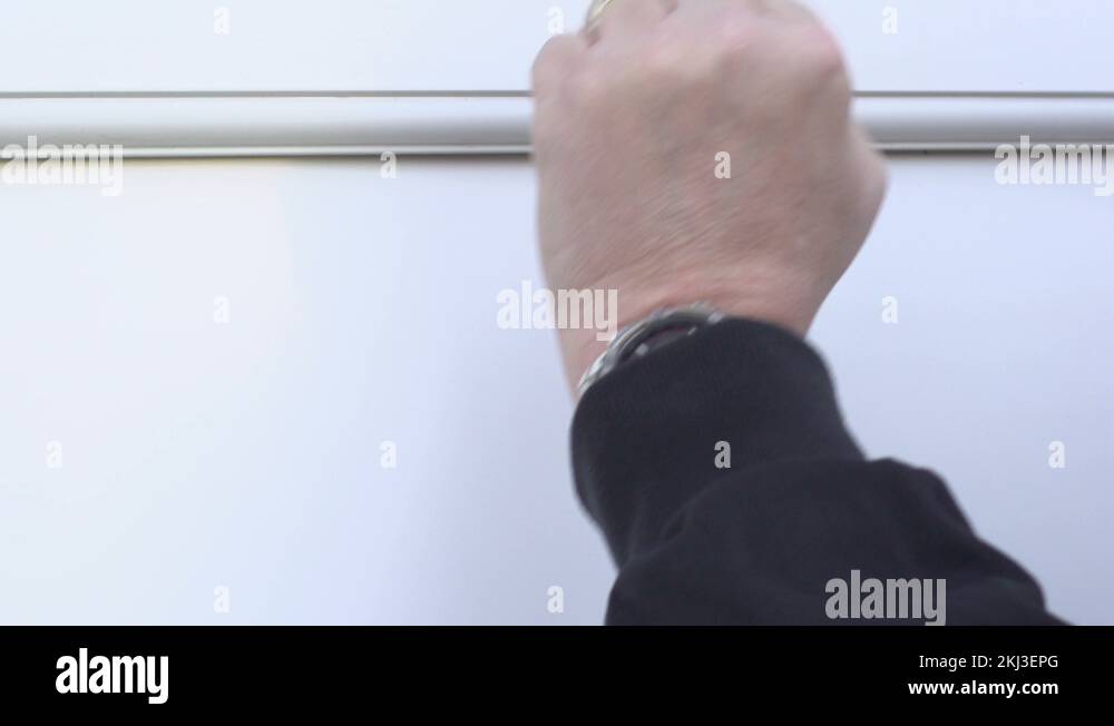 Mans hand knocking Stock Videos & Footage - HD and 4K Video Clips - Alamy