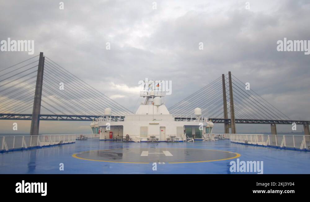 Helideck of ship Stock Videos & Footage - HD and 4K Video Clips - Alamy