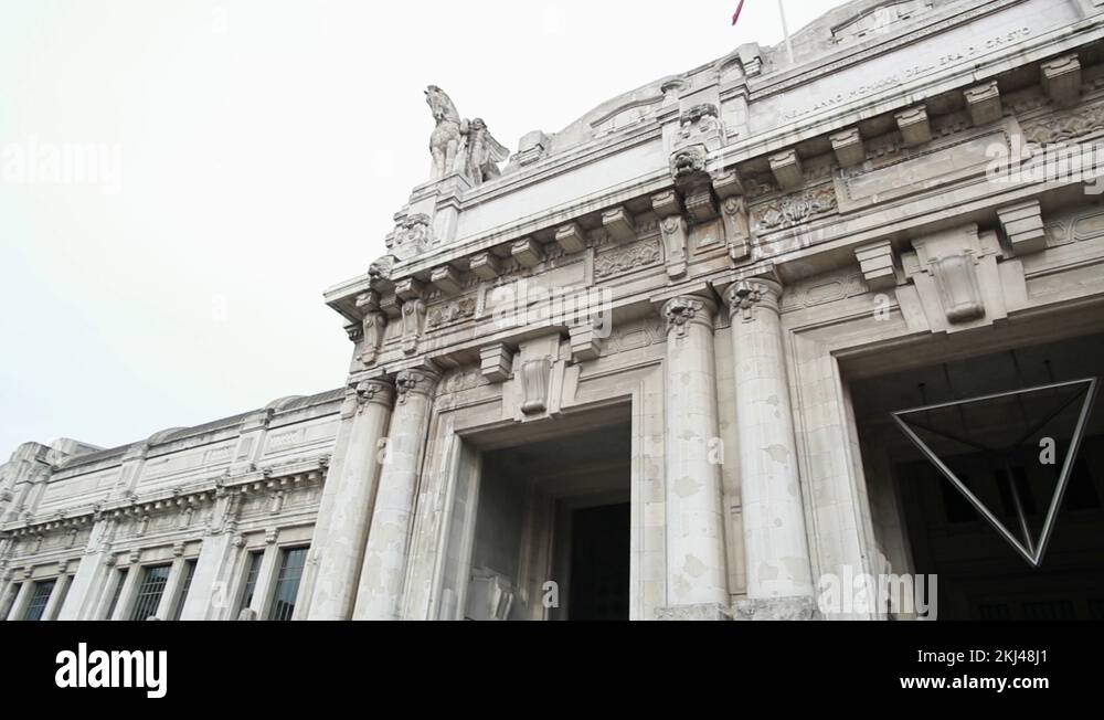 Monument monumental columns Stock Videos & Footage - HD and 4K Video ...