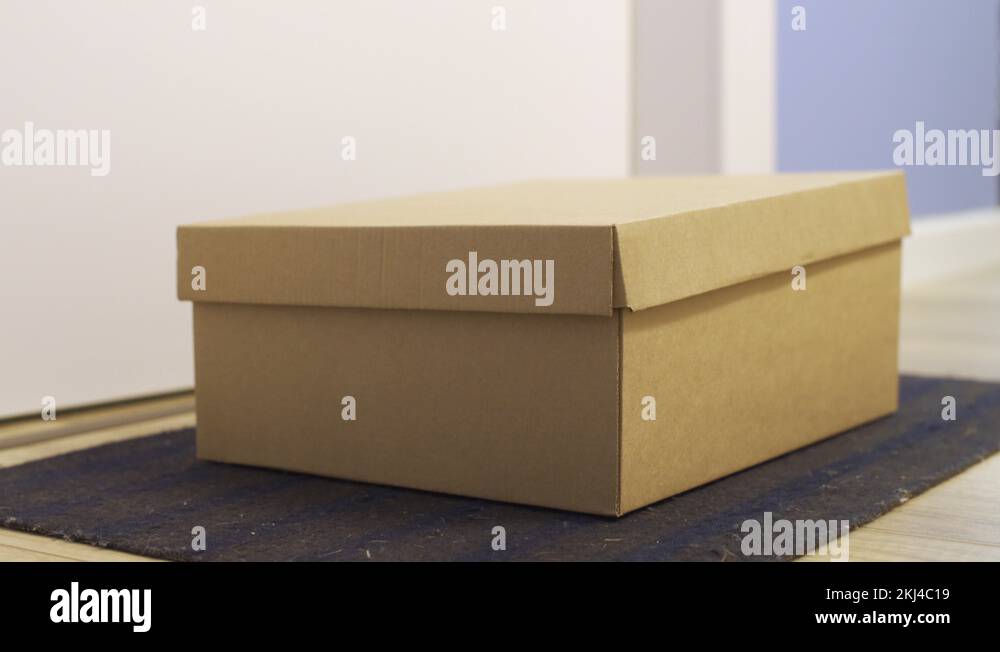 Left a package Stock Videos & Footage - HD and 4K Video Clips - Alamy