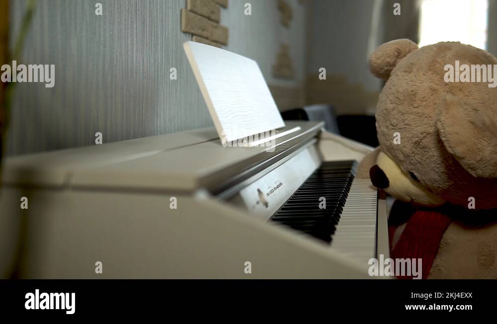 Glissando Stock Videos & Footage - HD and 4K Video Clips - Alamy