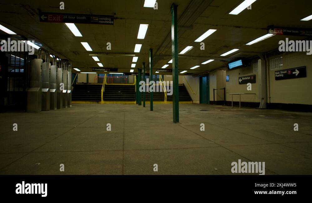 Subway terminal Stock Videos & Footage - HD and 4K Video Clips - Alamy