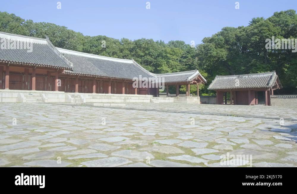 Corner shrine Stock Videos & Footage - HD and 4K Video Clips - Alamy