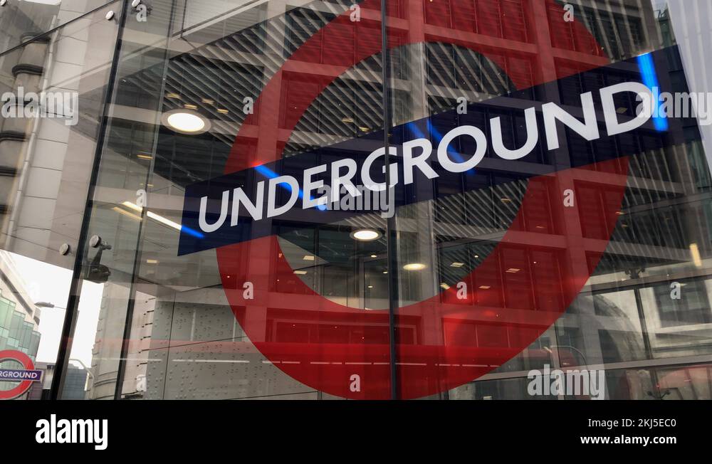 London tube logo Stock Videos & Footage - HD and 4K Video Clips - Alamy