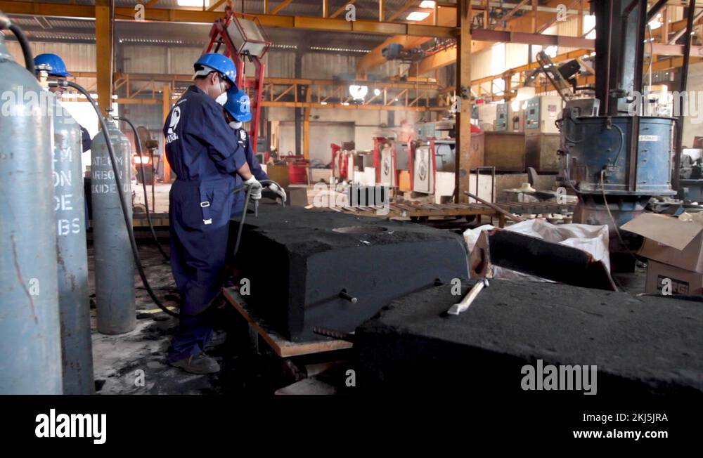 Foundry operation Stock Videos & Footage - HD and 4K Video Clips - Alamy