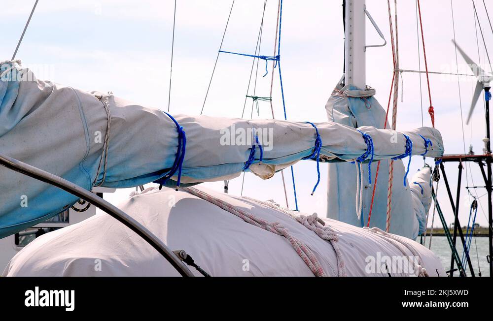 Ropes gear Stock Videos & Footage - HD and 4K Video Clips - Alamy
