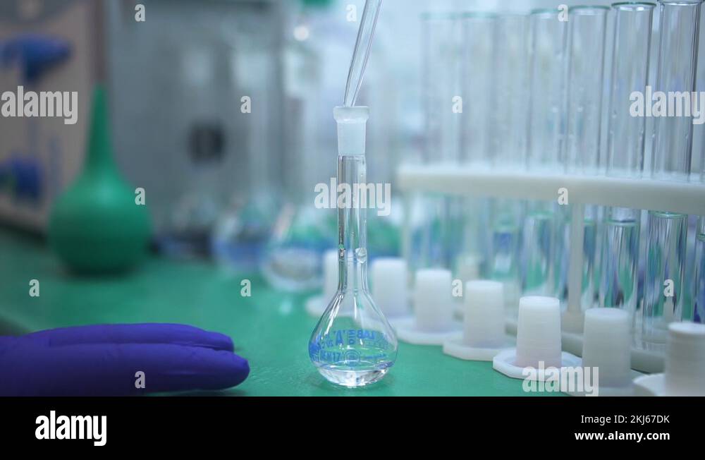 Pharmaceutical experiment Stock Videos & Footage - HD and 4K Video ...