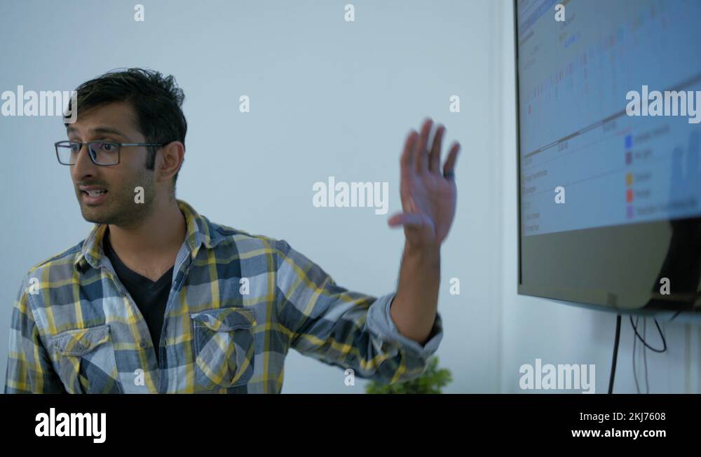 Explaining data Stock Videos & Footage - HD and 4K Video Clips - Alamy