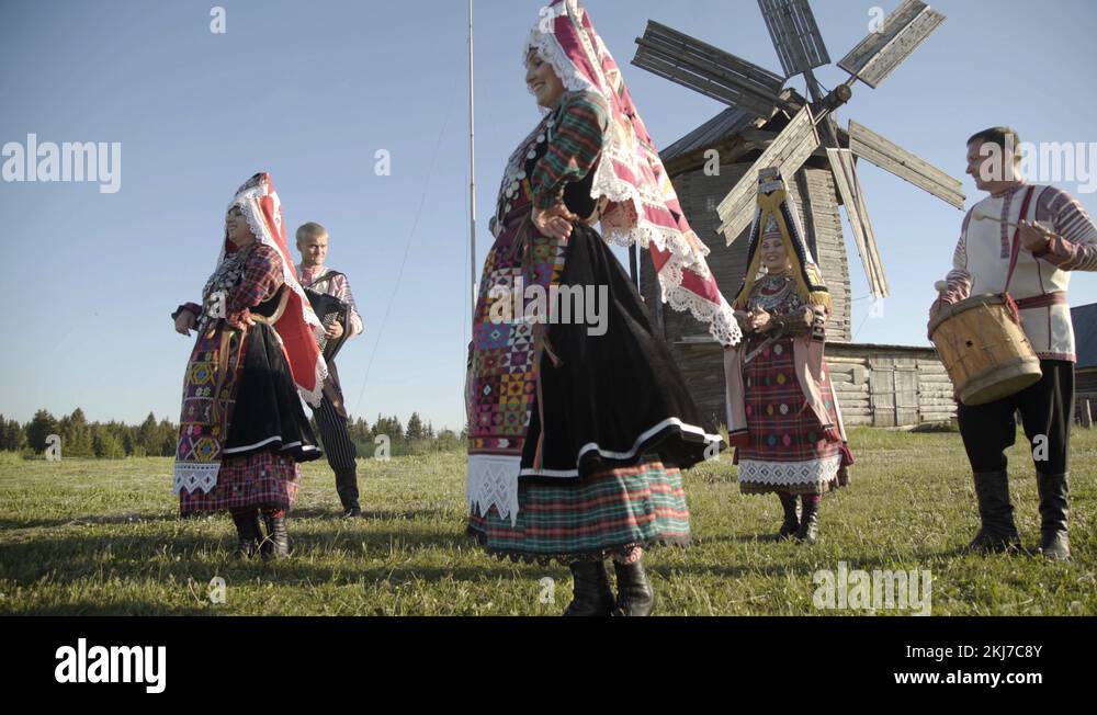 Folklore ensemble indigenous people dancing in traditional clothing ...