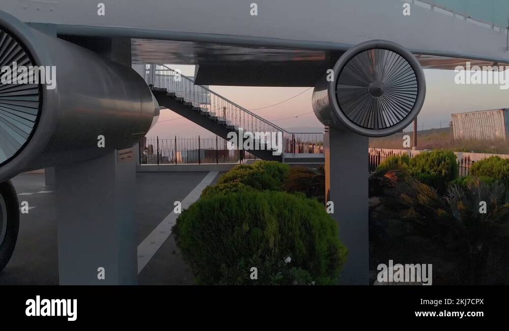 Airplane house Stock Videos & Footage - HD and 4K Video Clips - Alamy