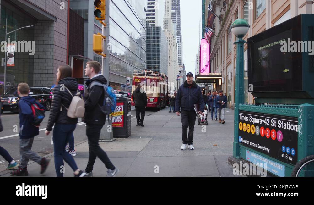 42nd st times square station Stock Videos & Footage - HD and 4K Video ...