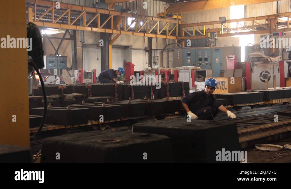 Bahrain workshop Stock Videos & Footage - HD and 4K Video Clips - Alamy