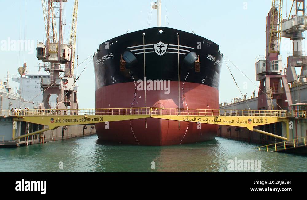 Oil supertanker Stock Videos & Footage - HD and 4K Video Clips - Alamy