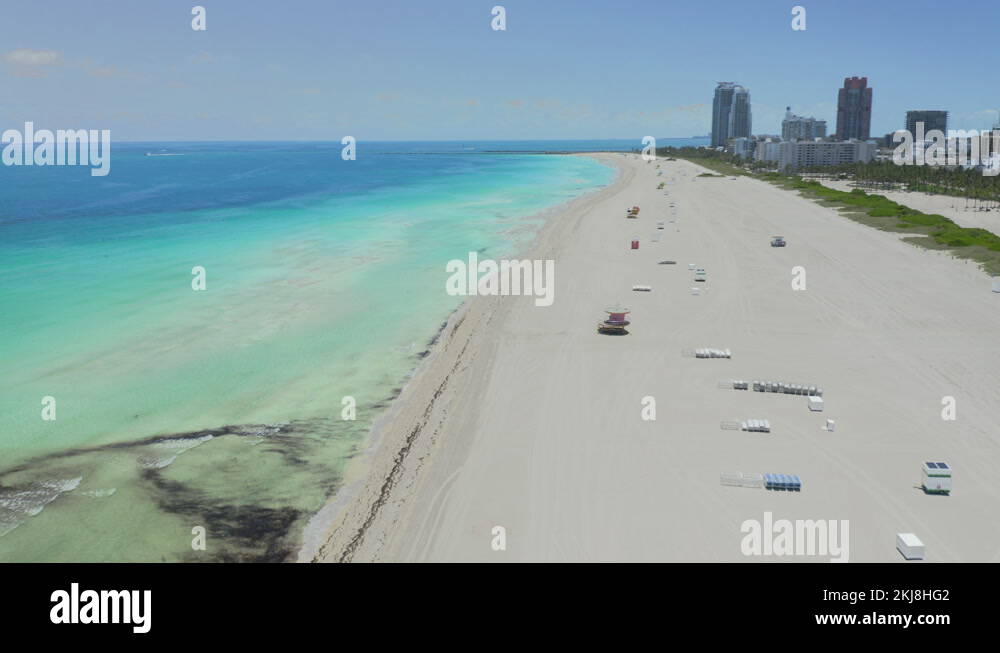 Shoreline of empty Miami Beach facing south and tilting downward Stock ...