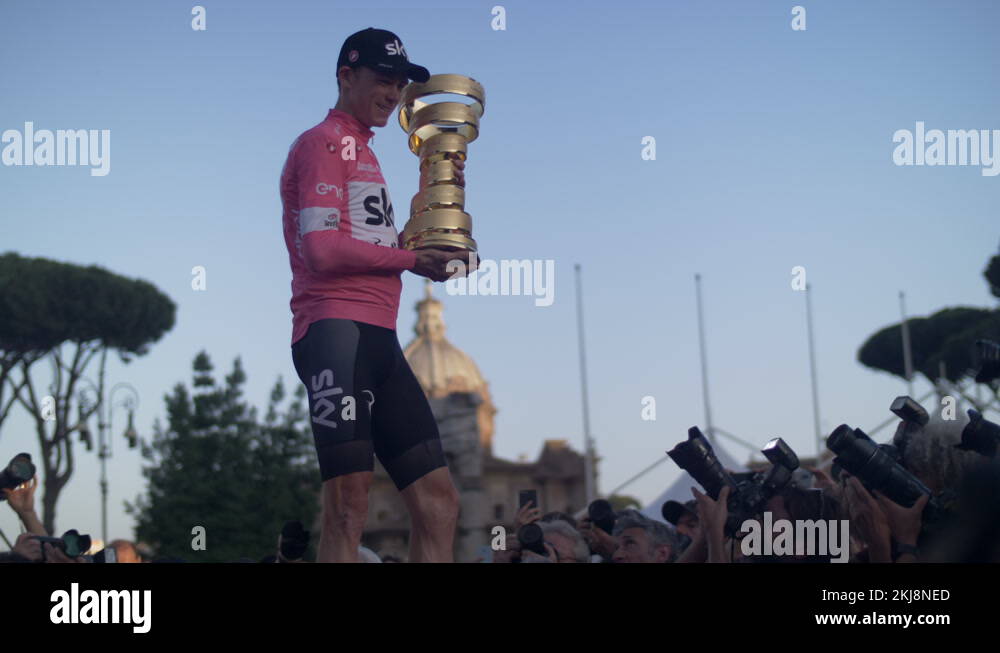 Giro podium Stock Videos & Footage - HD and 4K Video Clips - Alamy