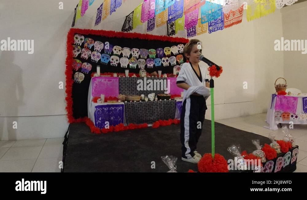 LOS CABOS MEXICO-2019: Adorable Child Brings Crowd To Their Feet With ...