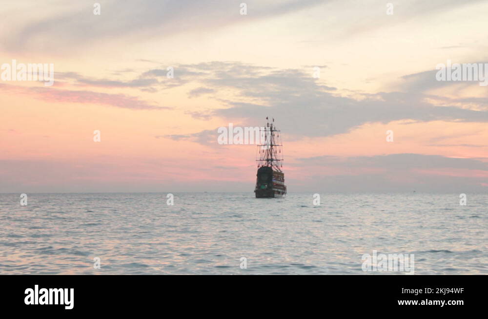 Turn ship around Stock Videos & Footage - HD and 4K Video Clips - Alamy