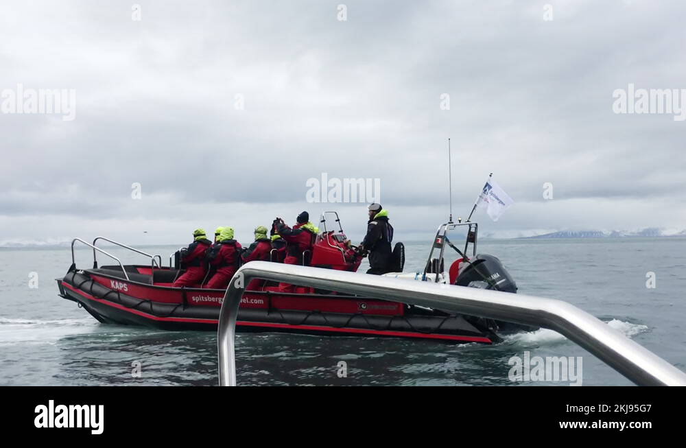 Red speedboat Stock Videos & Footage - HD and 4K Video Clips - Alamy