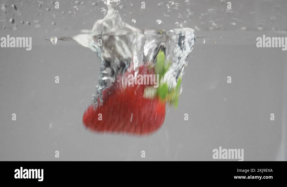 Sinking underwater Stock Videos & Footage - HD and 4K Video Clips - Alamy