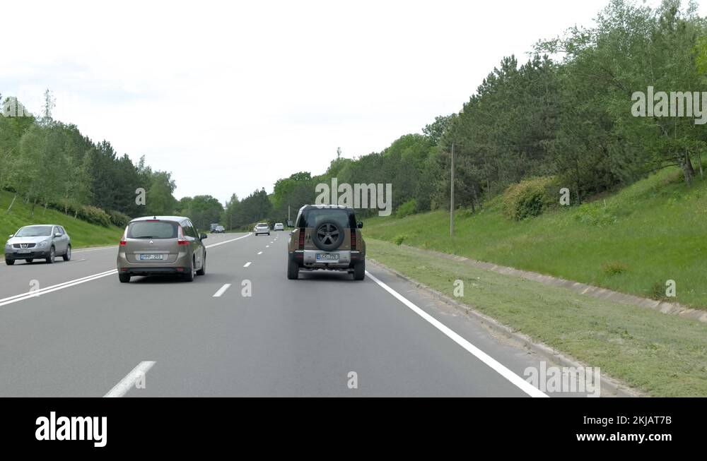 Land Rover Defender 2020 - Test drive highway. Elegant and brutal ...