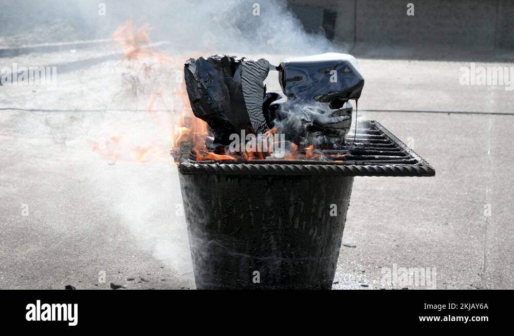 Bitumen in a bucket Stock Videos & Footage - HD and 4K Video Clips - Alamy