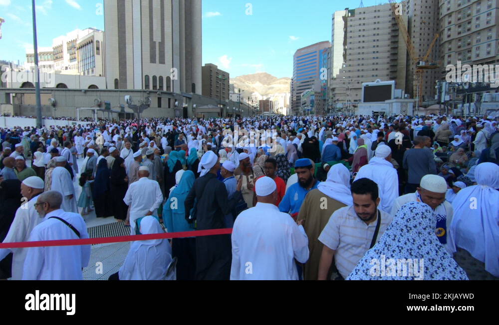 A huge crowd in front of Masjid Al Haram, Mecca, Saudi Arabia Stock ...