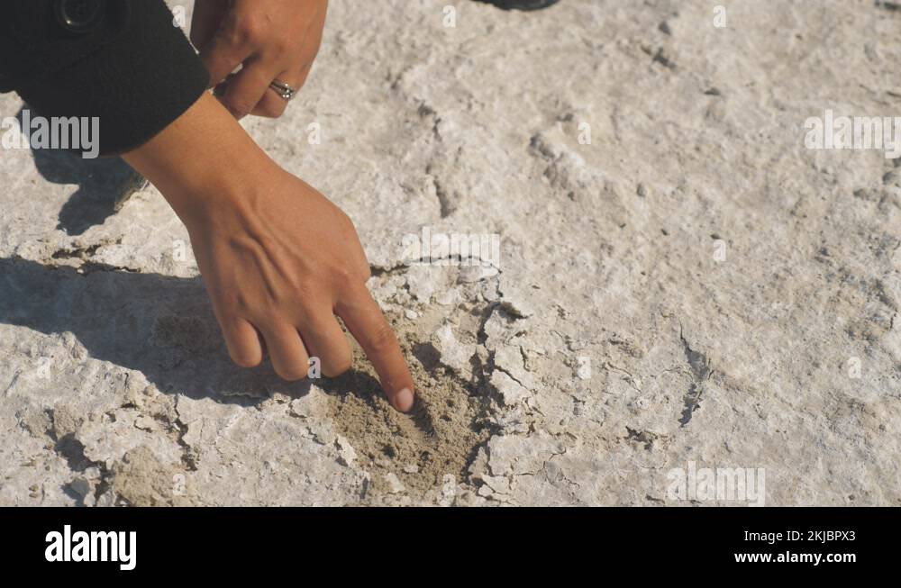 Clay soil hands Stock Videos & Footage - HD and 4K Video Clips - Alamy