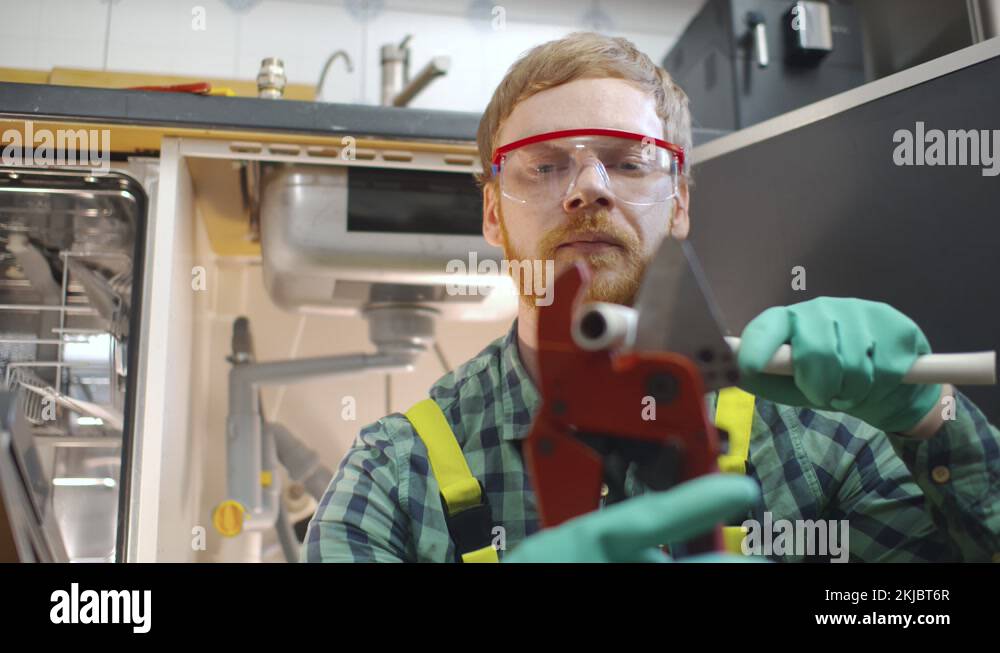 Assembling pipes Stock Videos & Footage - HD and 4K Video Clips - Alamy