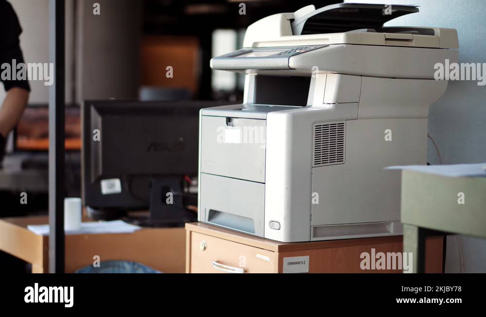 IT Support Copier Maintenance.Helpdesk Replace Cartridge In Printer ...