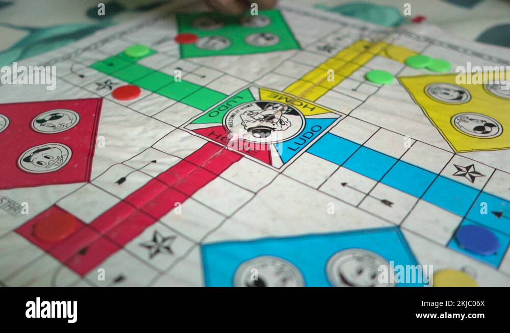 People playing ludo Stock Videos & Footage - HD and 4K Video Clips - Alamy