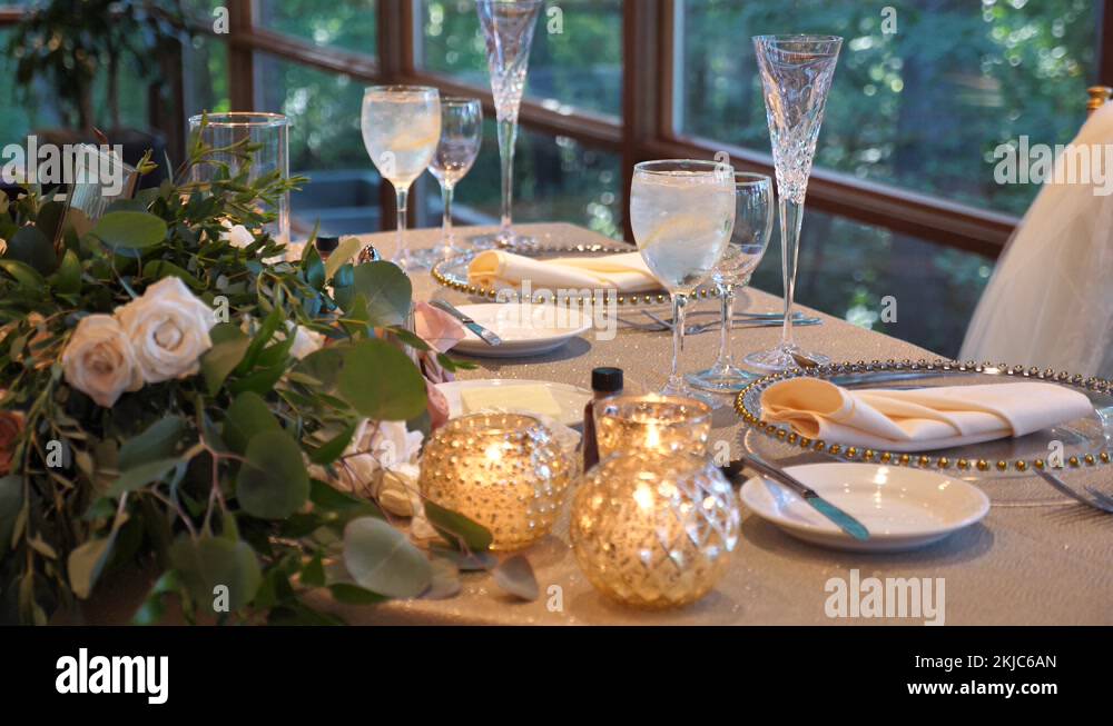 Posh dinner table Stock Videos & Footage - HD and 4K Video Clips - Alamy