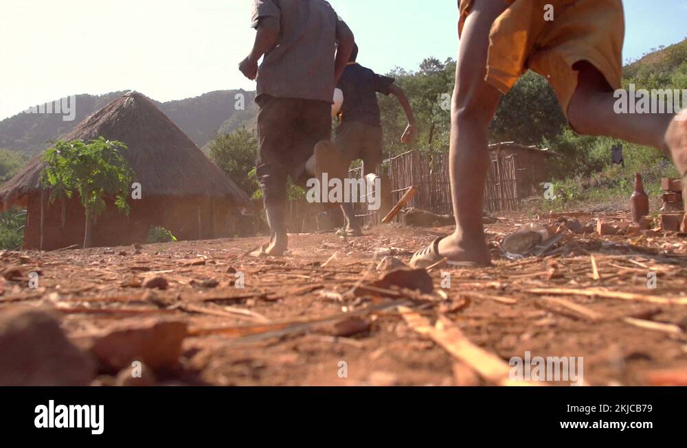 Traditional Thatched Rondavel Stock Videos And Footage Hd And 4k Video Clips Alamy