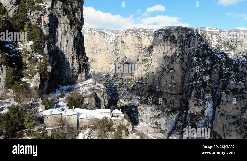 Dramatic gorge scene Stock Videos & Footage - HD and 4K Video Clips - Alamy