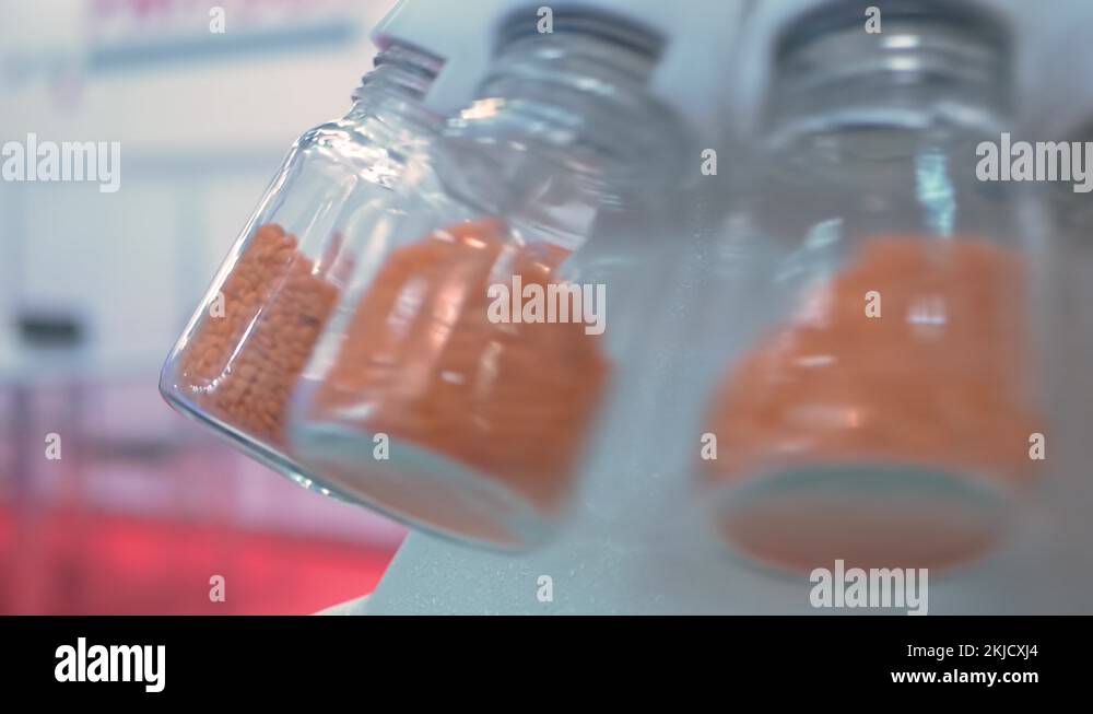 Rotary sample divider for analytical measurement of solid materials ...