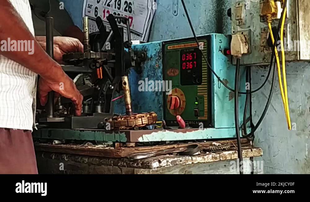 Coil winding Stock Videos & Footage - HD and 4K Video Clips - Alamy