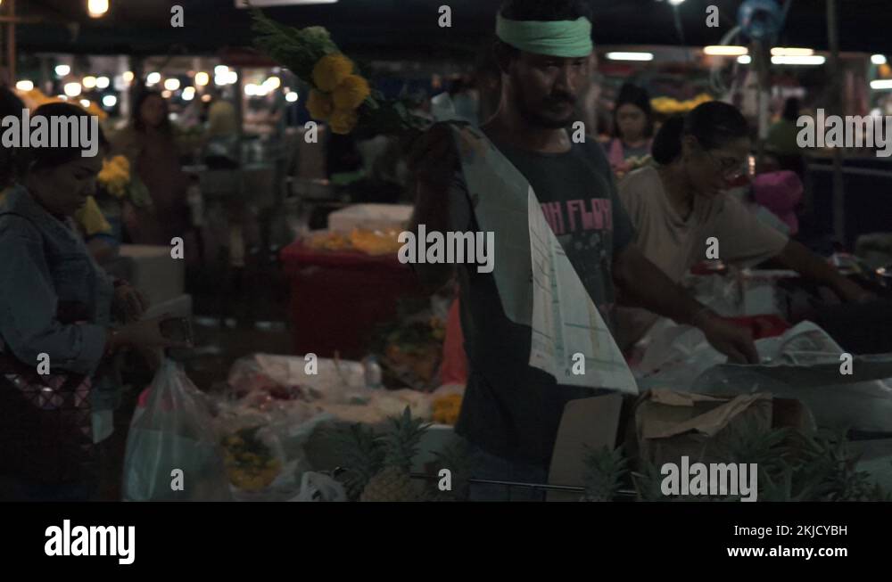 Wrapping customer Stock Videos & Footage - HD and 4K Video Clips - Alamy