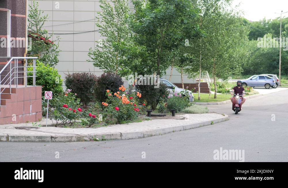 Express food delivery service. Delivery boy wearing red uniform on ...