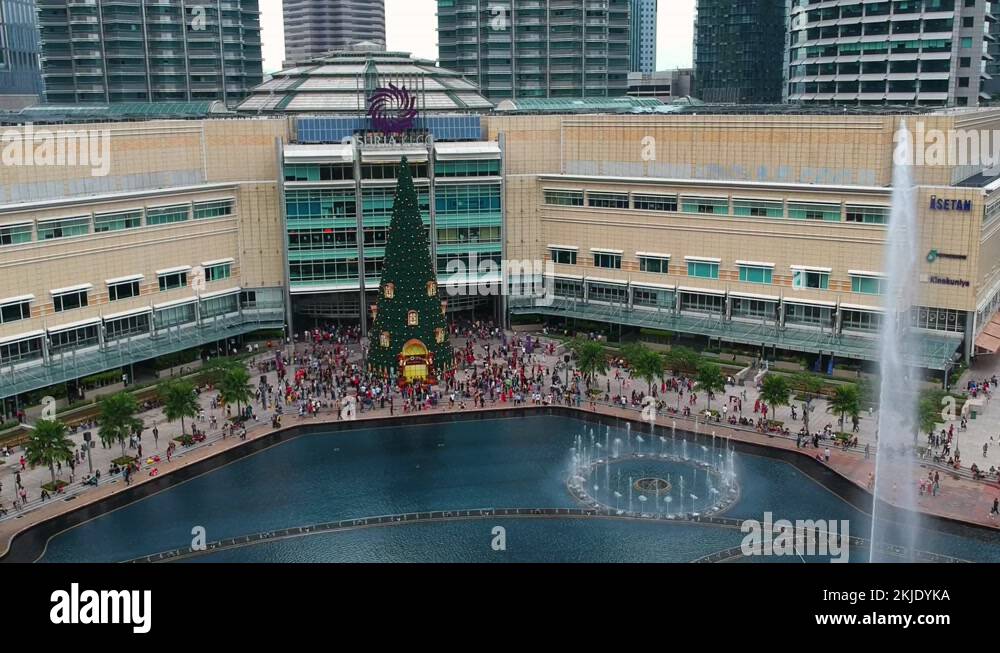 Klcc green park from Stock Videos & Footage - HD and 4K Video Clips - Alamy