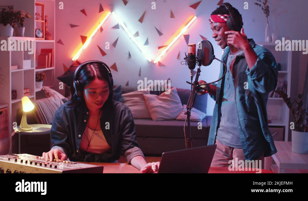 Woman rapper Stock Videos & Footage - HD and 4K Video Clips - Alamy