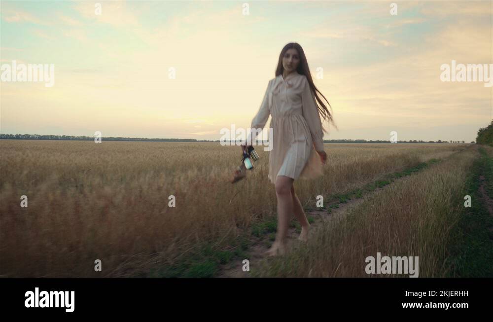 Barefoot fashion Stock Videos & Footage - HD and 4K Video Clips - Alamy