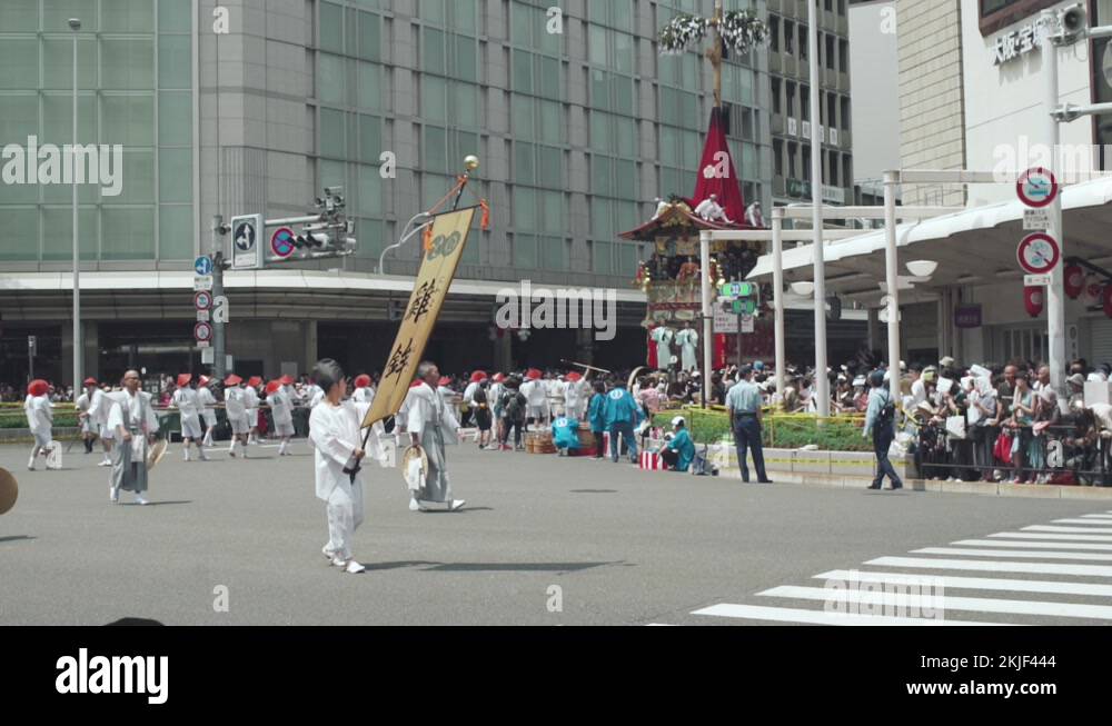 People on parade Stock Videos & Footage - HD and 4K Video Clips - Alamy