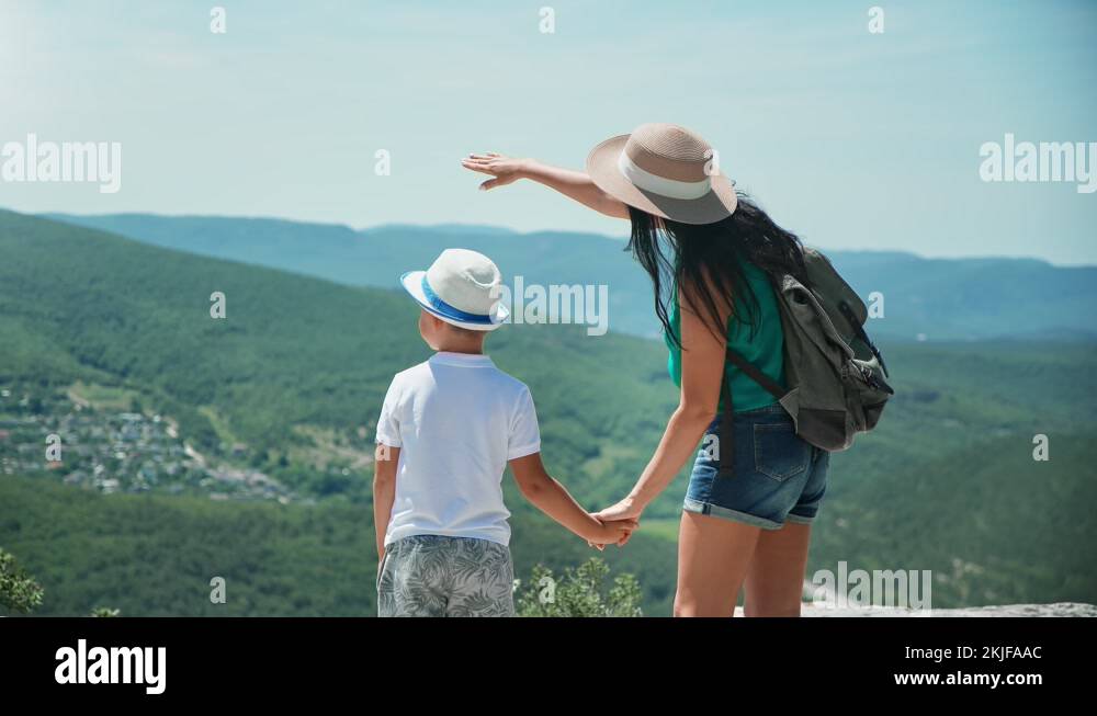 Raven mother Stock Videos & Footage - HD and 4K Video Clips - Alamy