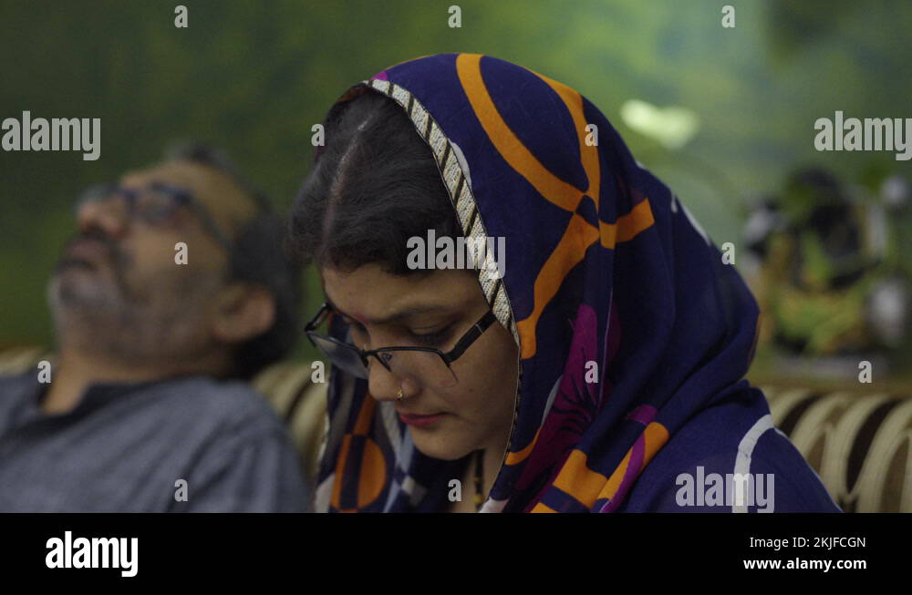 Indian crying girl Stock Videos & Footage - HD and 4K Video Clips - Alamy